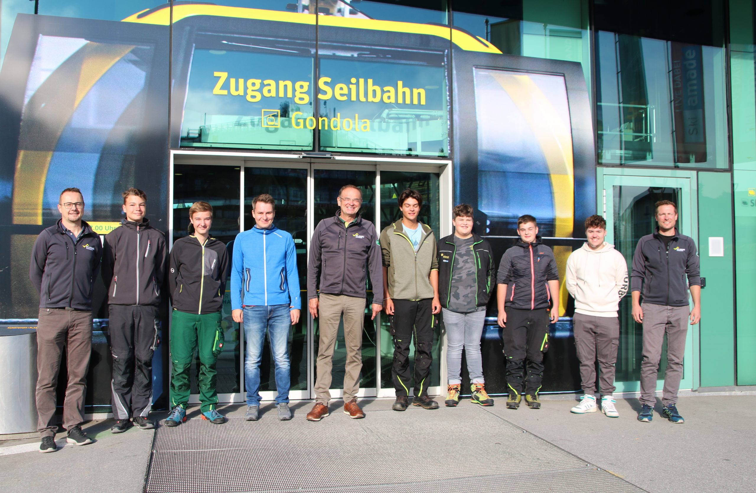 7 neue Lehrlinge starteten ihre Ausbildung bei der Planai - Mountain ...